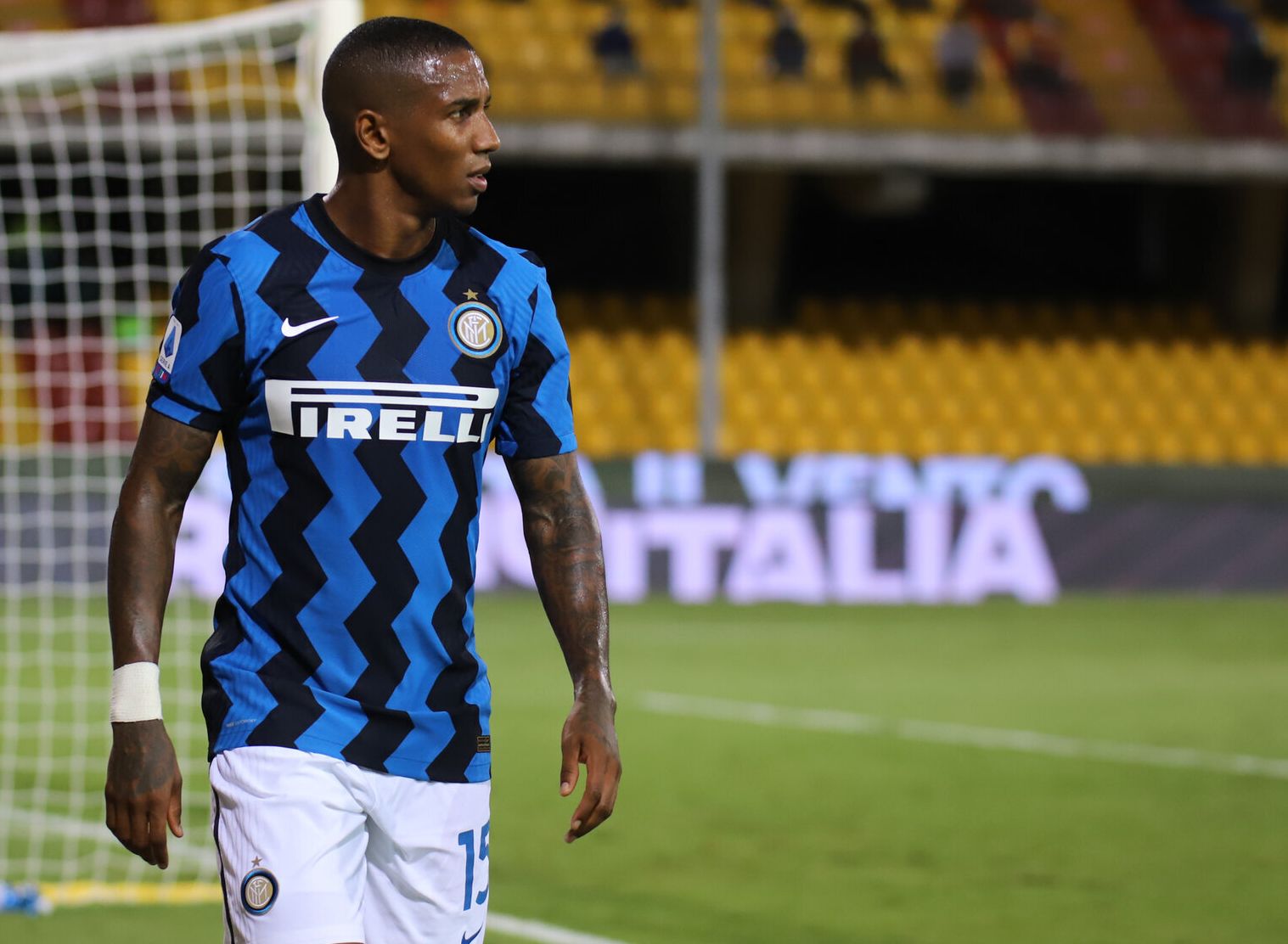 A sinistra sarà rivoluzione: ai saluti Young e Perisic, 4 i profili ...