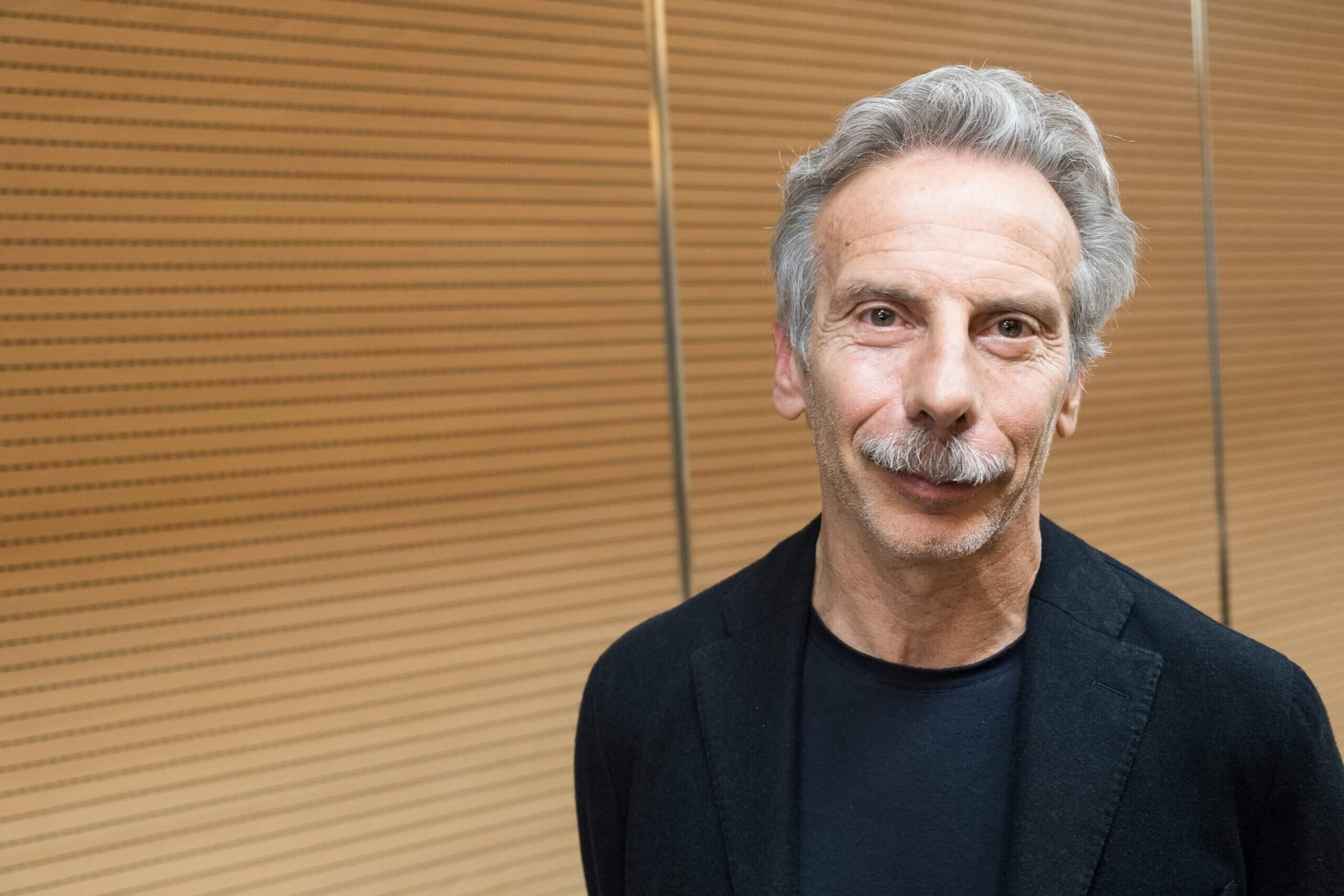 Giovanni Storti: "Che cosa sta succedendo? Chi lo sa, mistero"