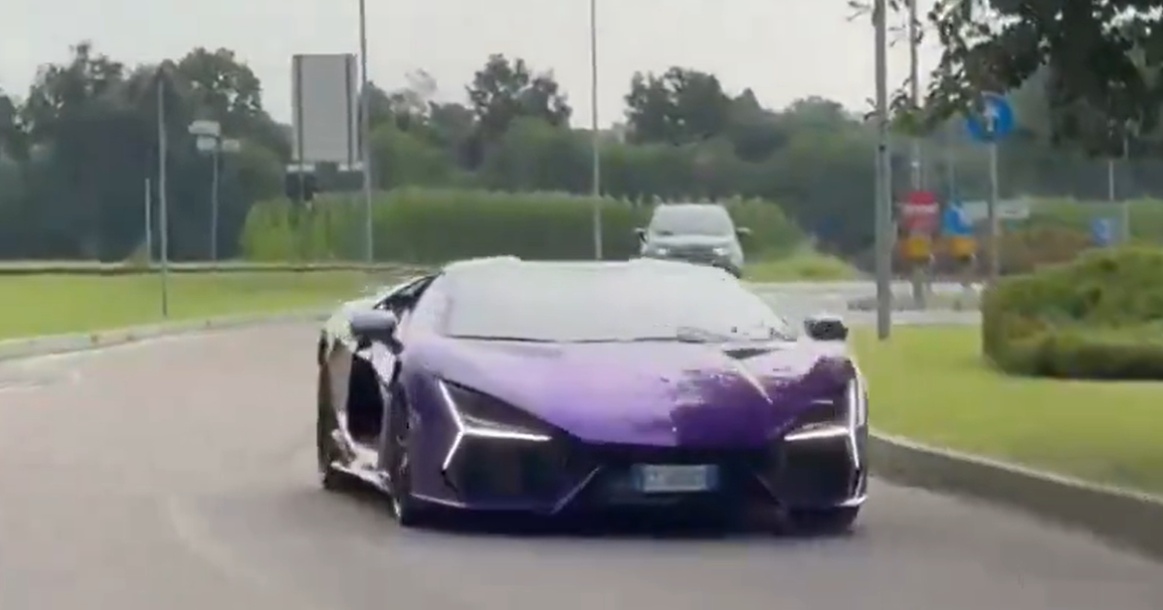 Qui Appiano, tornano i nazionali italiani: Barella in Lamborghini viola